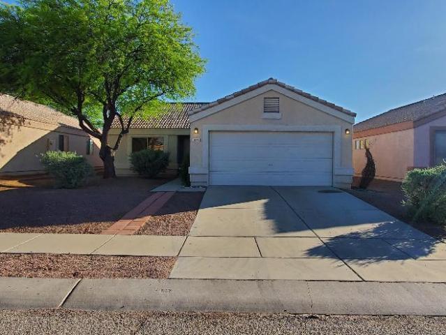 3 Br, 2 bath, Single Family 9786 E Via De Sisneroz