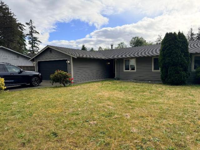 3 Br, 2 bath, Single Family 9810 10th Ave E
