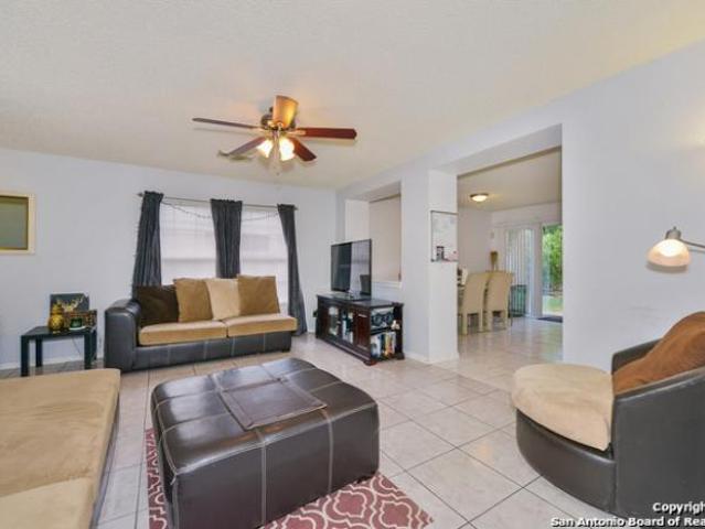 3 Br, 2 bath, Single Family 9814 Alisa Brooke