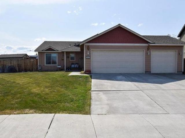 3 Br, 2 bath, Single Family 993 SW 25th Ln