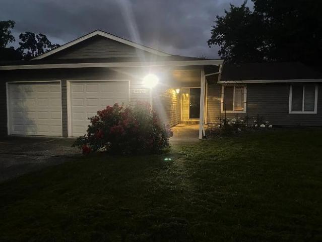 3 Br, 2 bath, Single Family 990 NW 178th Ave