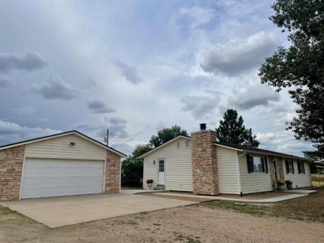 3 Br, 2 bath, Single Family 9949 Tammy Ln