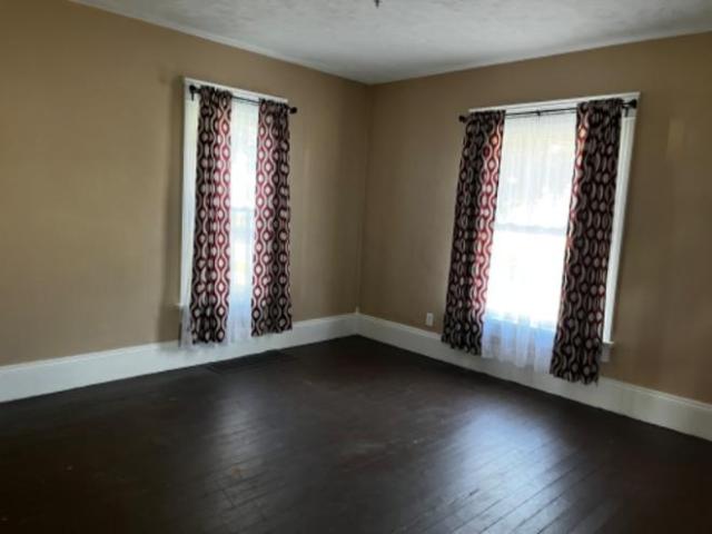 3 Br, 2 bath, Single Family 900 Stilwell Ave