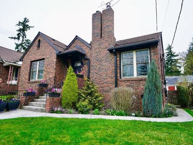 3 Br, 2 bath, Single Family 9024 5th Ave NE