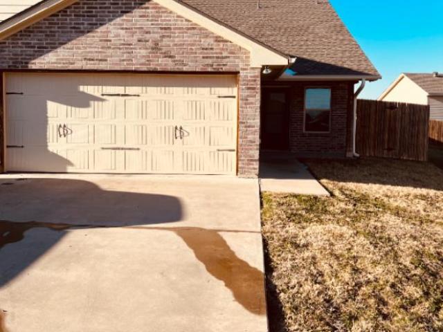 3 Br, 2 bath, Single Family 907 Dart Court