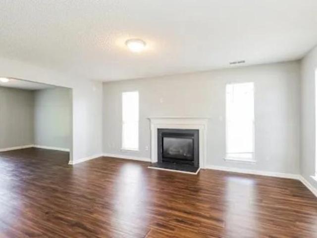3 Br, 2 bath, Single Family 904 Grass Hollow Ct