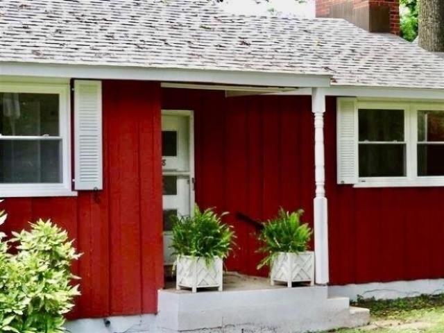 3 Br, 2 bath, Single Family 908 Rosser Ln