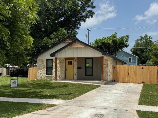 3 Br, 2 bath, Single Family 908 S 10th Street