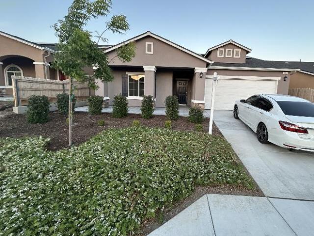 3 Br, 2 bath, Single Family 909 Grangeville Ave