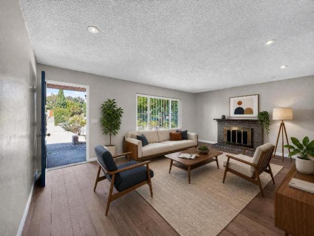 3 Br, 2 bath, Single Family 909 Mini Drive