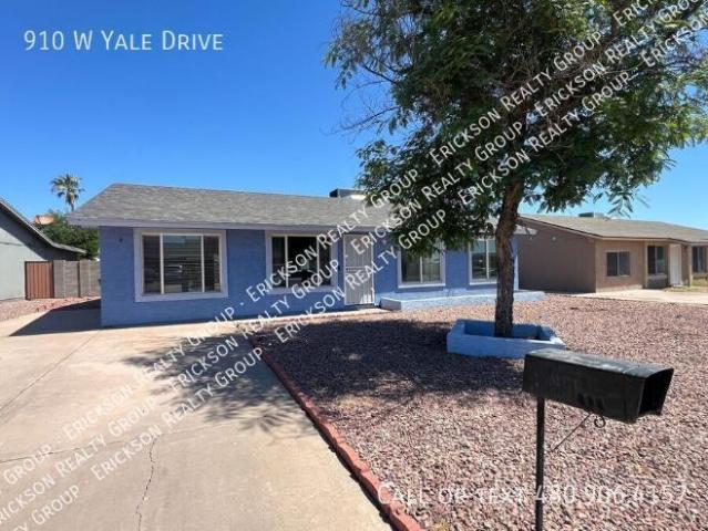 3 Br, 2 bath, Single Family 910 W Yale Drive