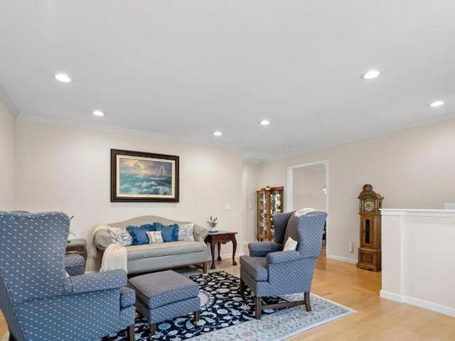3 Br, 2 bath, Single Family 910 Corcoran Ave