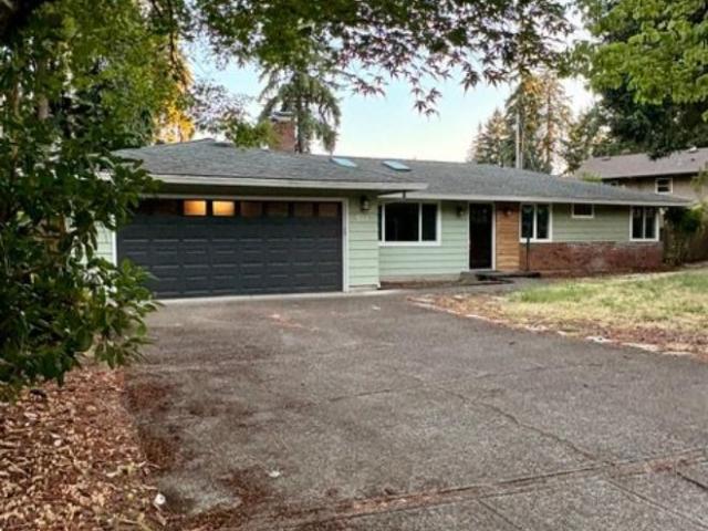 3 Br, 2 bath, Single Family 911 NW 60th St