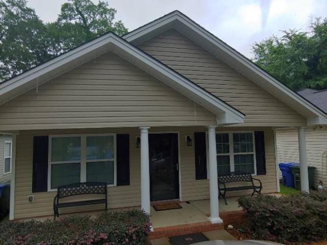 3 Br, 2 bath, Single Family 914 Woodlawn Ave