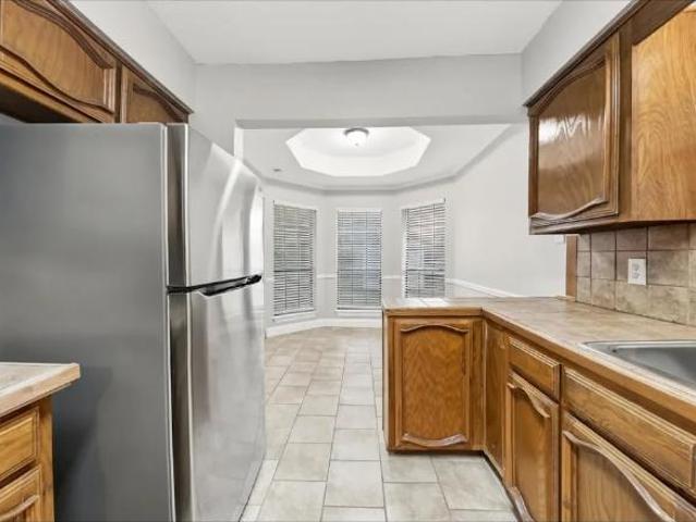 3 Br, 2 bath, Single Family 914 Peach Spring Dr
