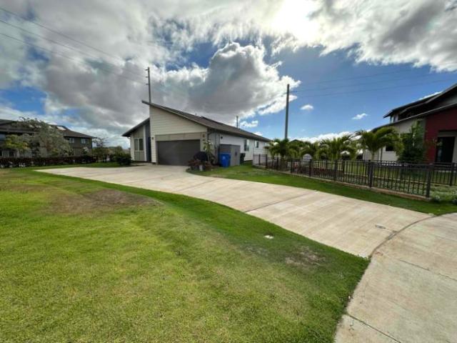 3 Br, 2 bath, Single Family 91 1246 Likolehua Loop