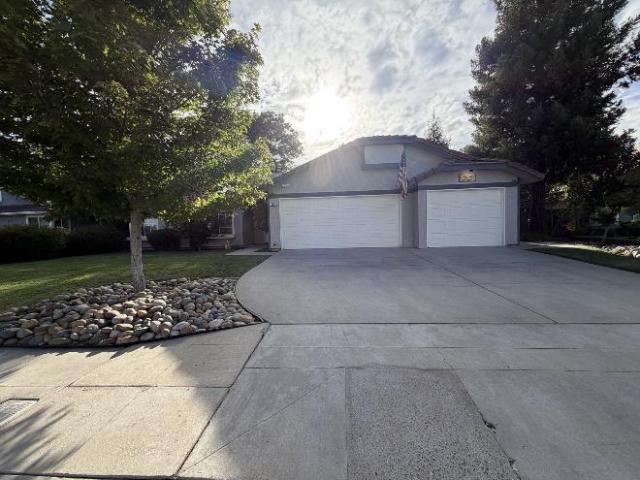 3 Br, 2 bath, Single Family 920 Bliss Ave