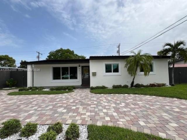 3 Br, 2 bath, Single Family 9211 SW 13th St