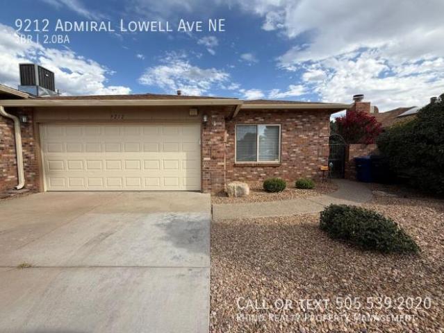 3 Br, 2 bath, Single Family 9212 Admiral Lowell Ave NE