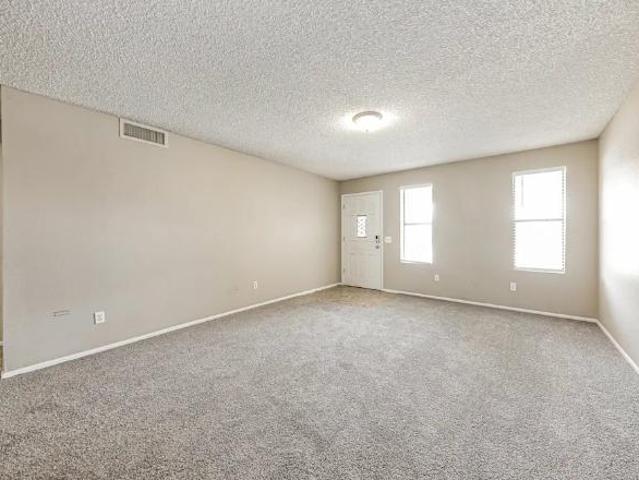 3 Br, 2 bath, Single Family 9215 W Cortez Ave