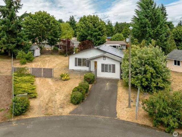 3 Br, 2 bath, Single Family 9246 Whitetail Ct SE