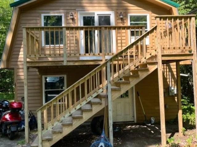 3 Br, 2 bath, Single Family 92 Smithfield Rd