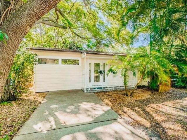 3 Br, 2 bath, Single Family 930 Montrose Blvd N