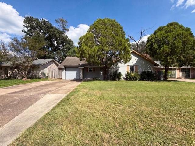 3 Br, 2 bath, Single Family 9311 Deanwood St