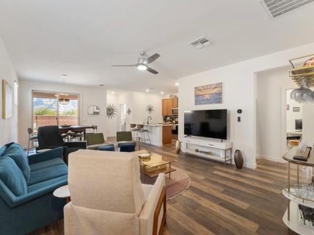 3 Br, 2 bath, Single Family 9324 N Agave Road