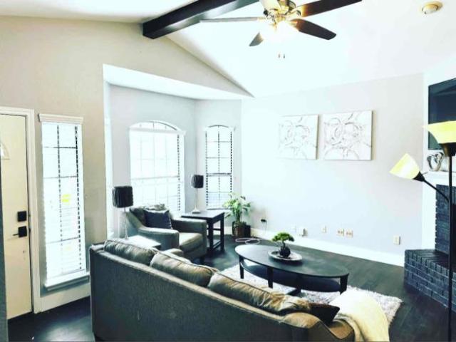 3 Br, 2 bath, Single Family 9360 Sunset Dr