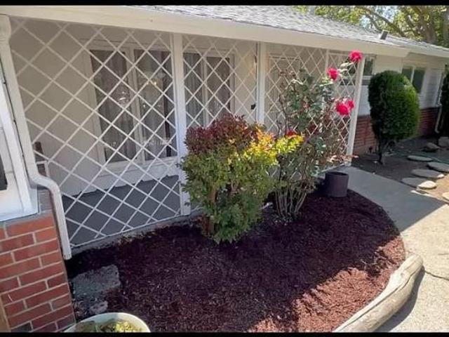 3 Br, 2 bath, Single Family 938 Vervais Ave