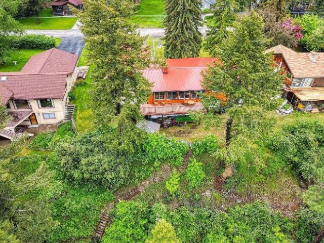 3 Br, 2 bath, Single Family 939 Vans Ave