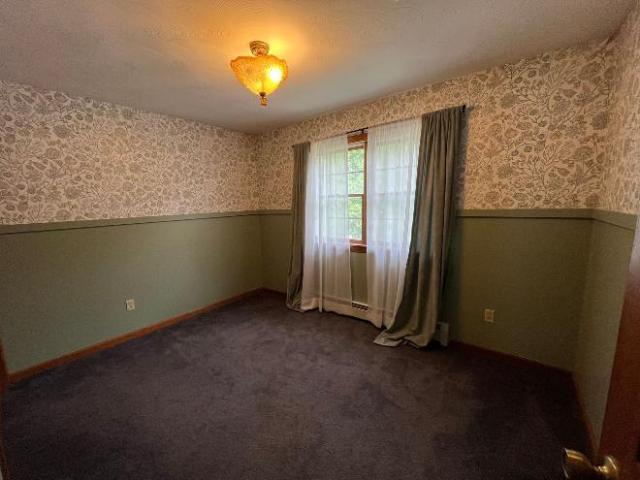 3 Br, 2 bath, Single Family 9 Clearview Ave