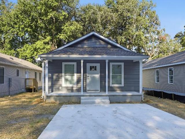 3 Br, 2 bath, Single Family 9 New St