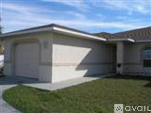 3 BR, 2 BA Apartment Cape Coral Pkwy W, Cape Coral, FL 33914