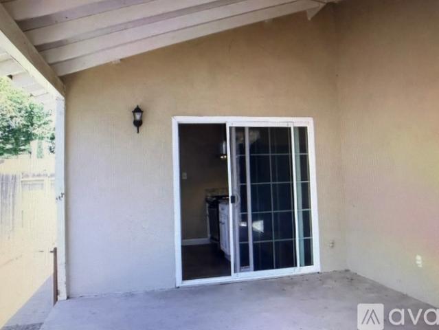 3 BR, 2 BA Apartment Celeste Dr, Modesto, CA 95355