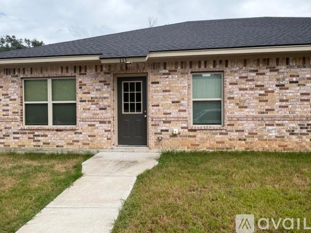 3 BR, 2 BA Apartment E Hamilton St, Unit 111, Meridian, TX 76665