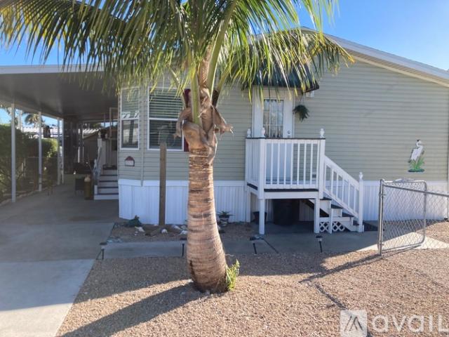 3 BR, 2 BA Apartment Live Oak Drive, Fort Myers, FL 33916