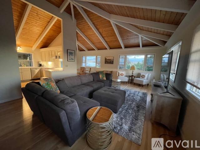3 BR, 2 BA Apartment Puahia Street, Waimea, HI 96743