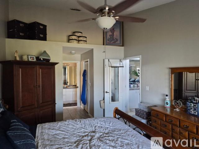 3 BR, 2 BA Apartment Regent Cir, Collier County, FL 34109