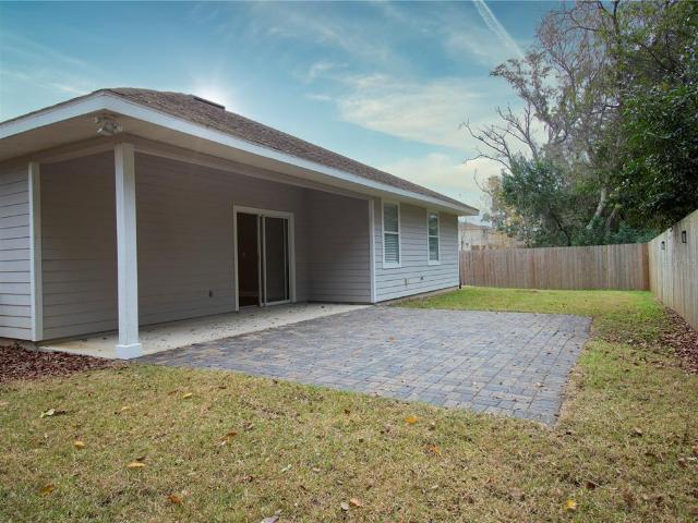 3 BR, 2 BA Apartment 14001 Northwest 9th Road, Newberry, FL 32669