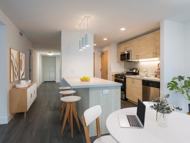 3 BR, 2 BA Apartment 1400 East 57th Street Unit 302, Chicago, IL 60637