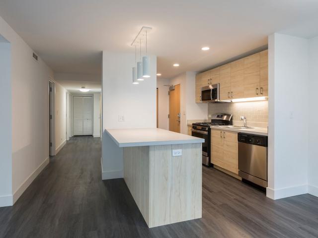 3 BR, 2 BA Apartment 1400 East 57th Street Unit 601, Chicago, IL 60637