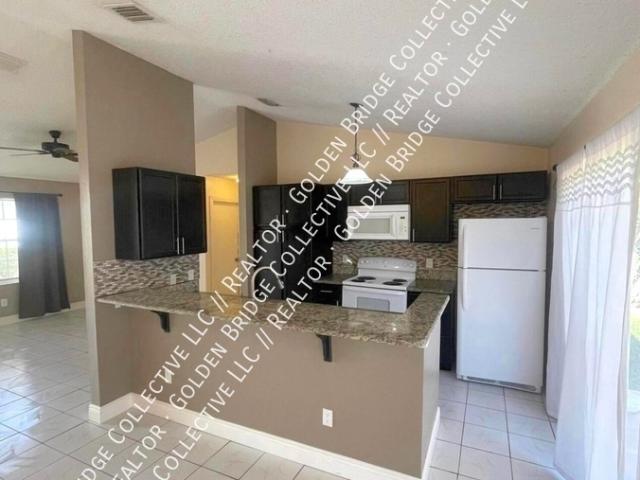 3 BR, 2 BA Apartment 1401 SE Appamattox Terrace,, FL, Port St. Lucie, FL 34952