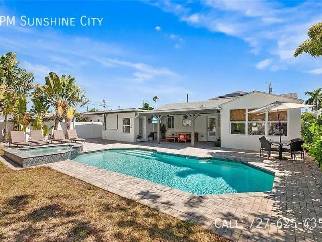 3 BR, 2 BA Apartment 14024 N Bayshore Dr, Madeira Beach, FL 33708