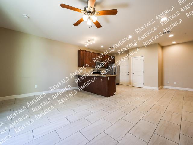 3 BR, 2 BA Apartment 1406 W Main St, Mesa, AZ 85201