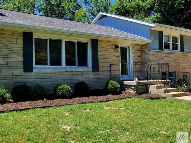3 BR, 2 BA Apartment 1408 South Longwood Drive, Bloomington, IN 47401