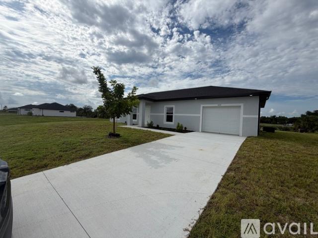 3 BR, 2 BA Apartment 1409 NE 23rd St, Cape Coral, FL 33909