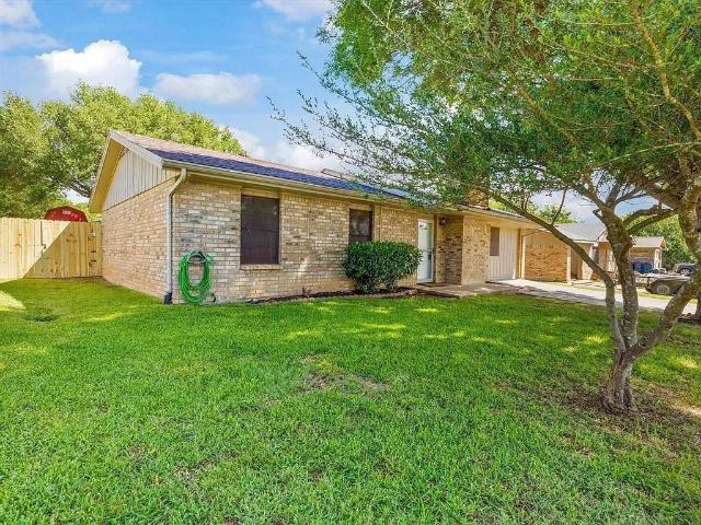 3 BR, 2 BA Apartment 1414 West Torrey St, Granbury, TX 76048