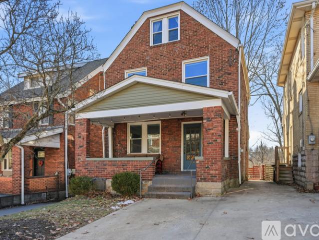 3 BR, 2 BA Apartment 1424 Macon Ave, Pittsburgh, PA 15218